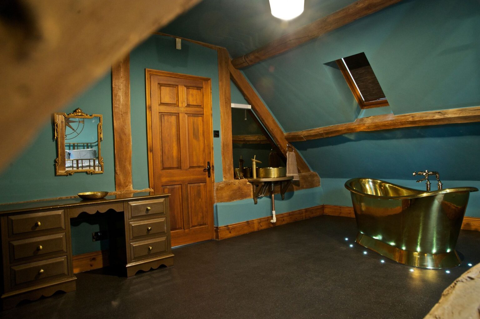 Copper Pot Barn | luxury barn conversion with hot tub Warwickshire