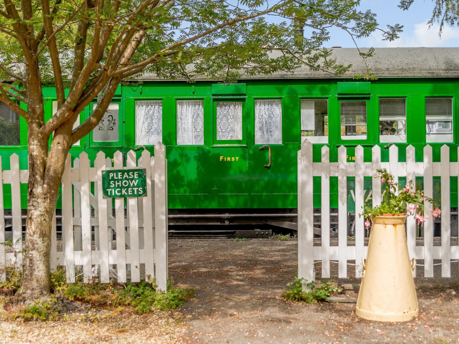 Sprat & Winkle | Heritage railway carriage conversion sleeping four ...