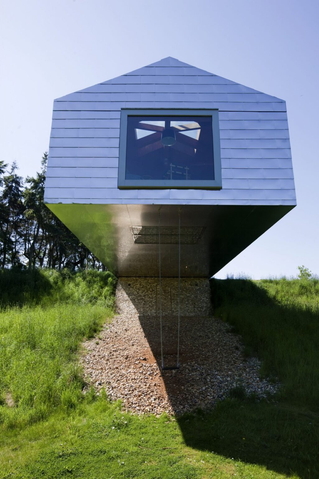 The Balancing Barn | Award-winning Dutch architect designed barn by ...