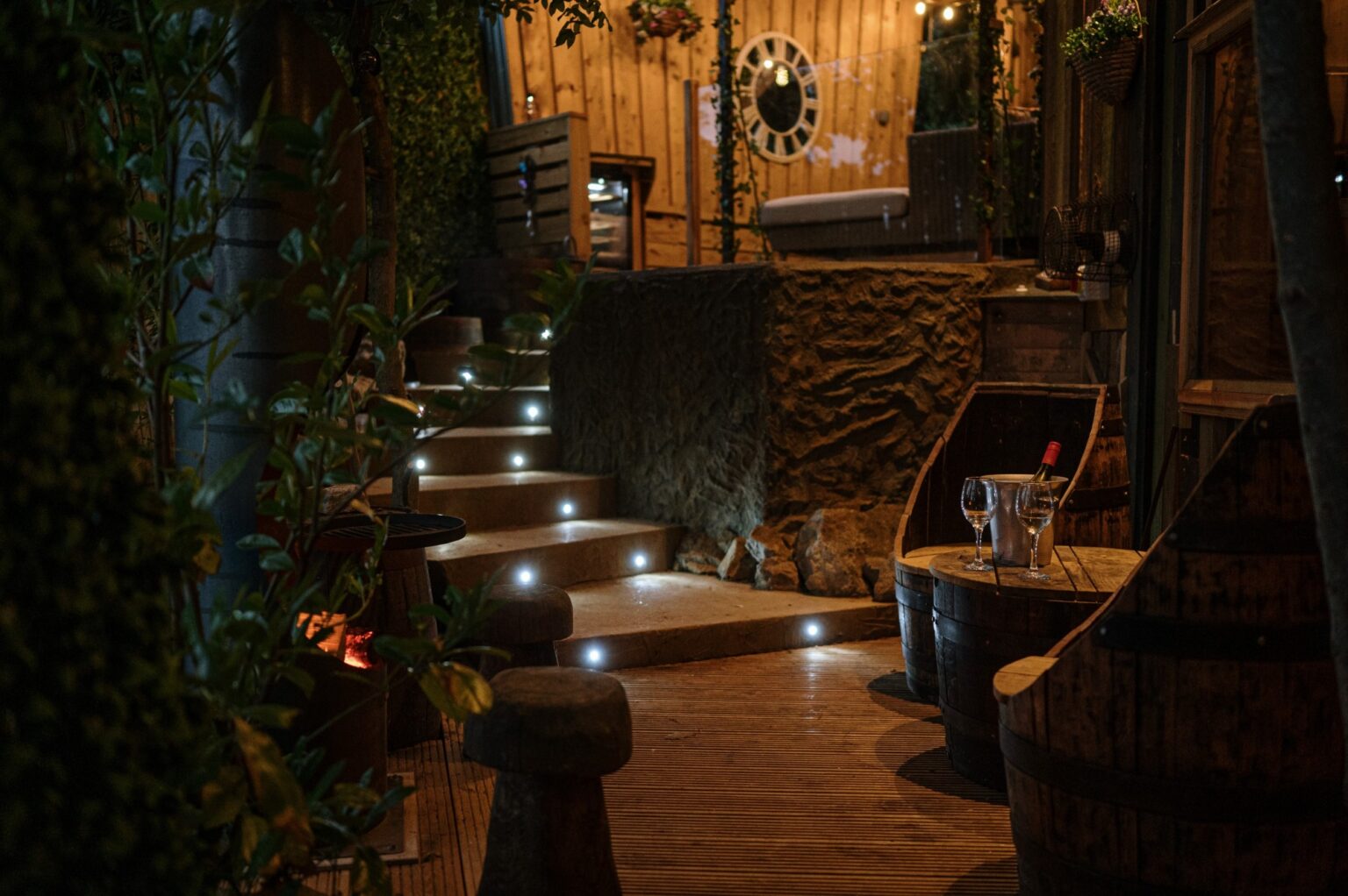 The Hobbity Treehouse | luxurious treehouse for two, Kent