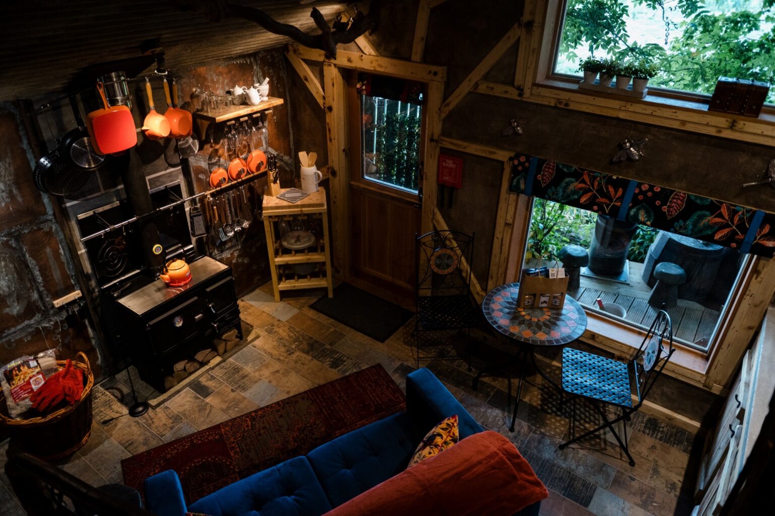 The Hobbity Treehouse | luxurious treehouse for two, Kent