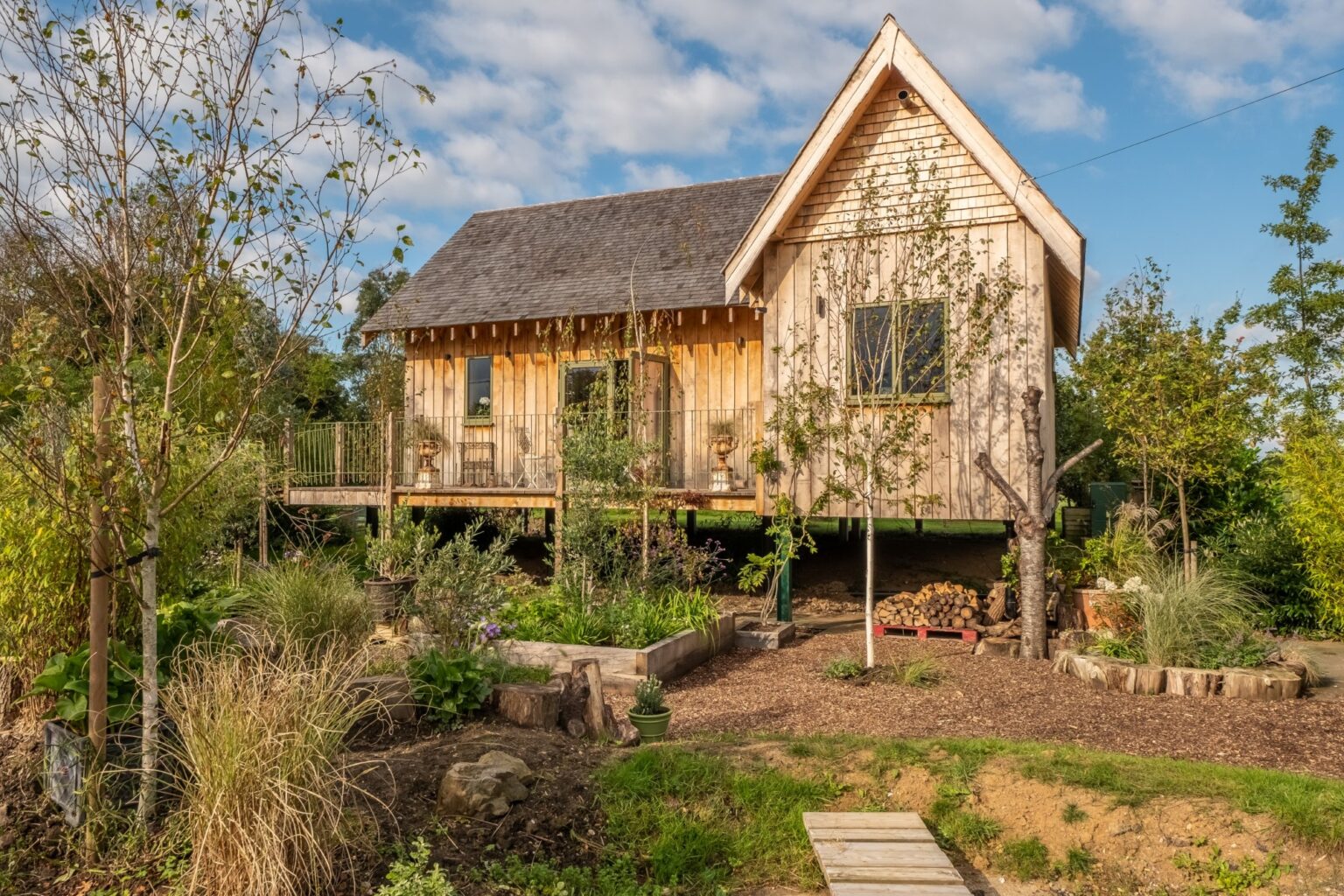 Olive Tree House stargazing hot tub tree cabin Sussex