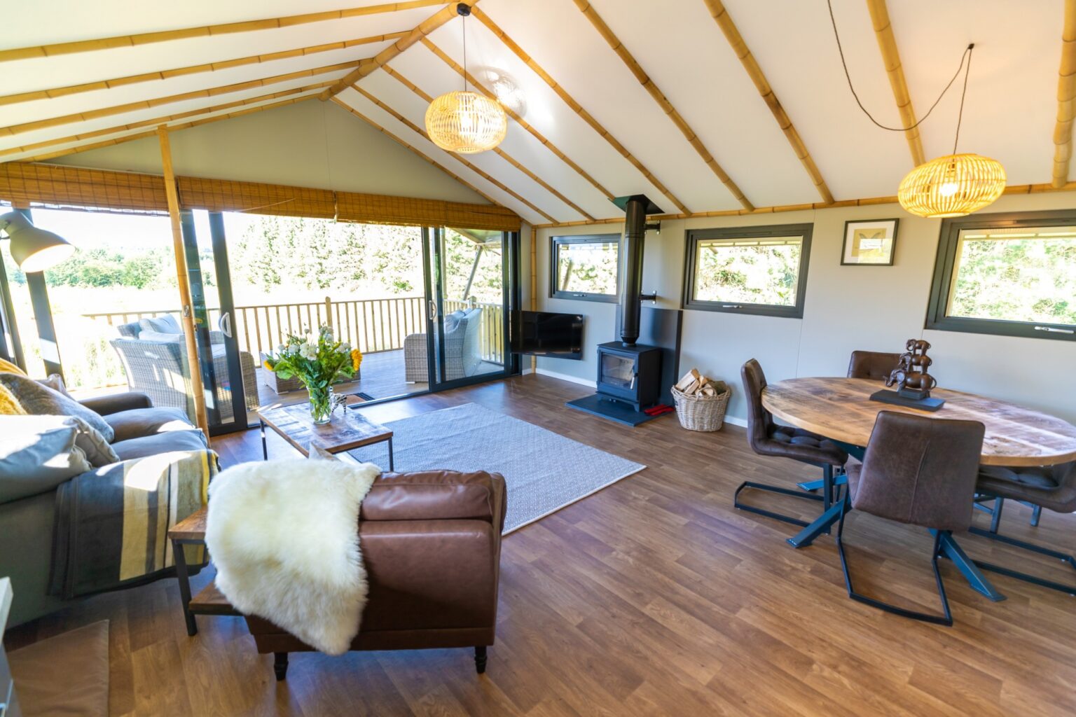 Birdholme Glamping | safari lodges with private hot tubs Notts