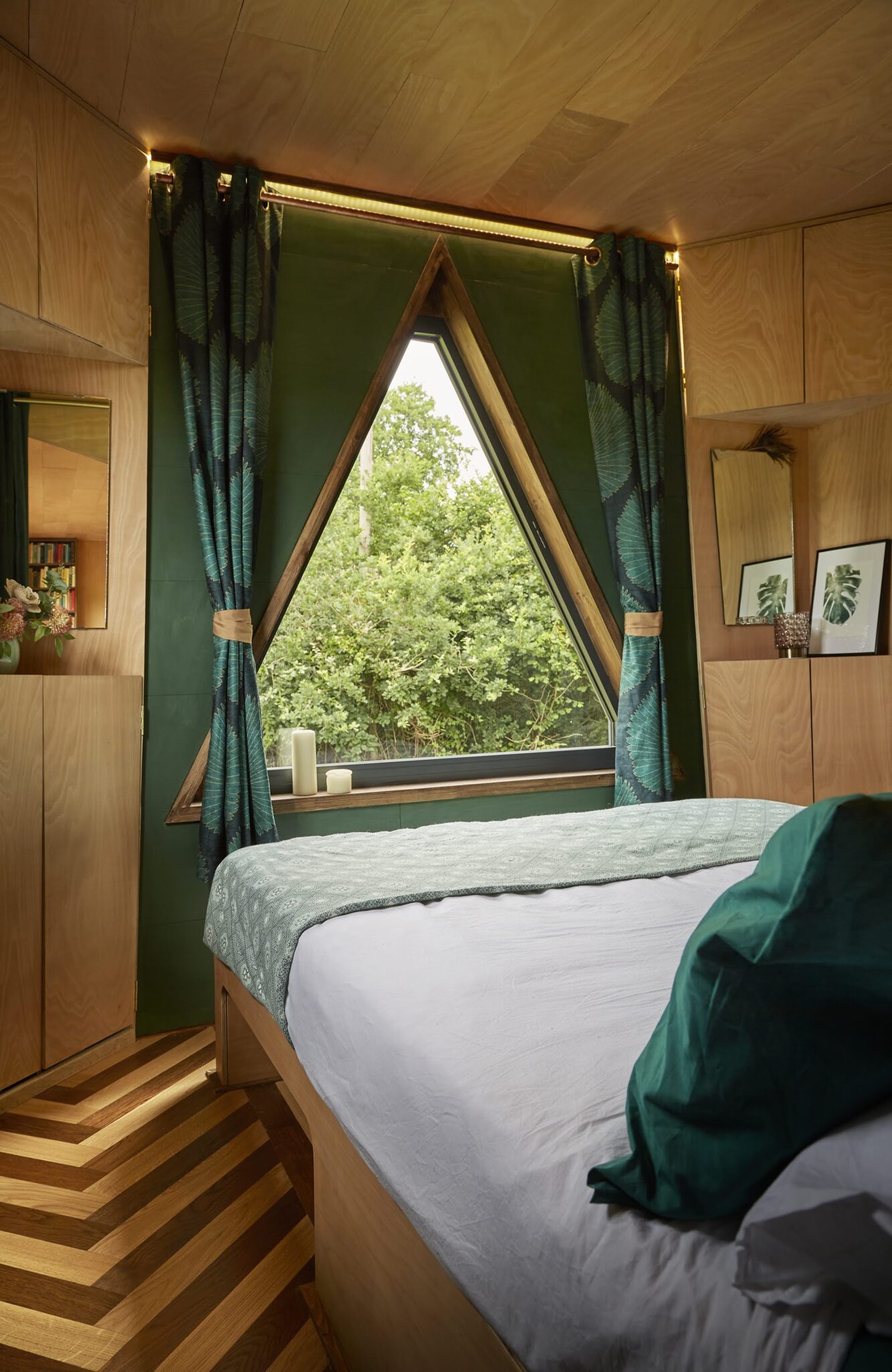 The Vacationist | eco-friendly family cabin in East Sussex meadow