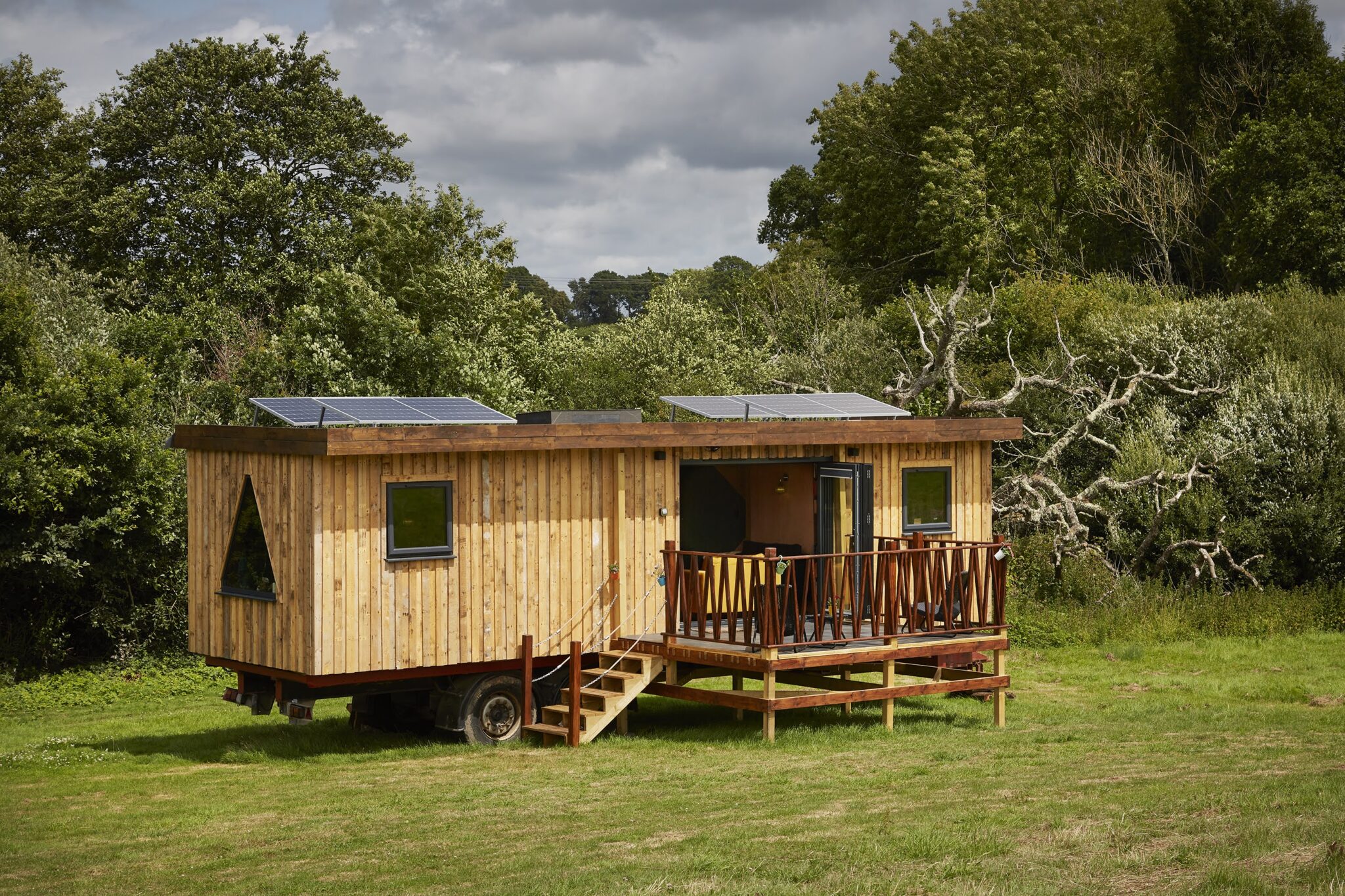 The Vacationist | eco-friendly family cabin in East Sussex meadow