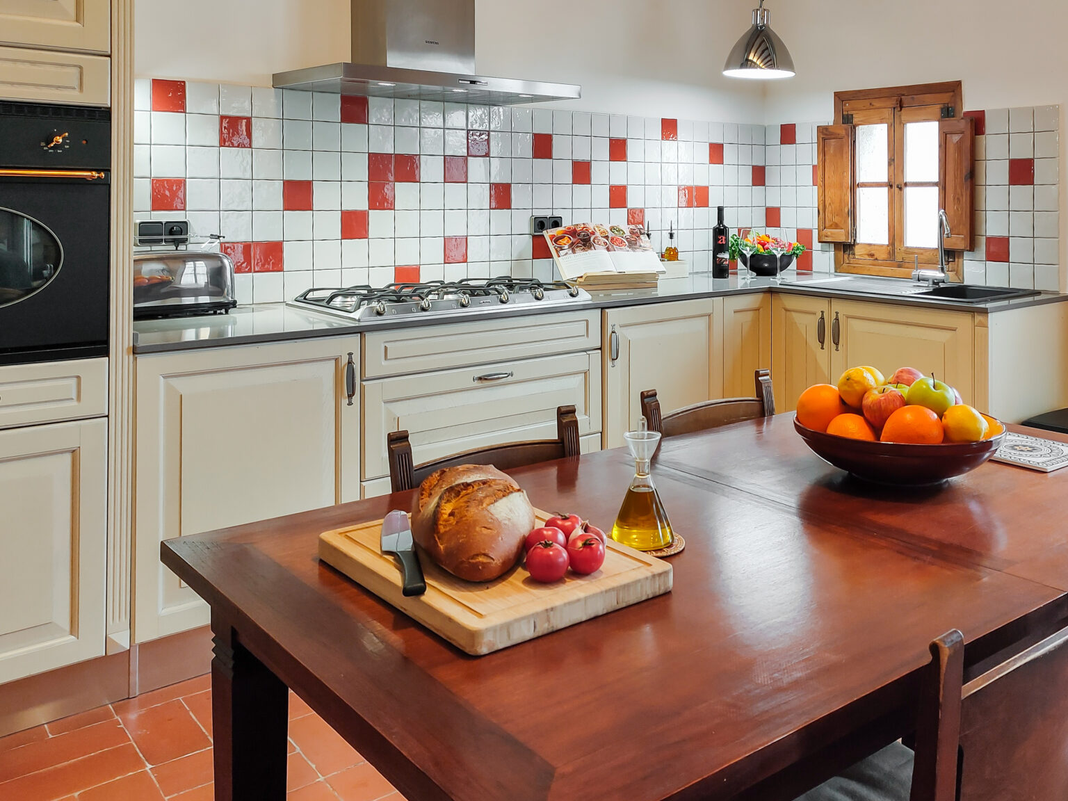 Les Voltes | welcoming eco-retreat in a Catalonian wine village