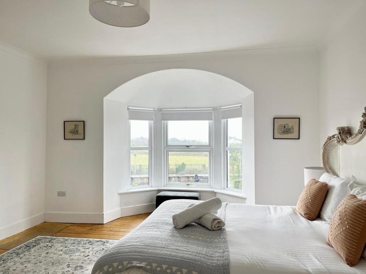 Bodorgan Inn | stylish pub conversion for group stays Anglesey