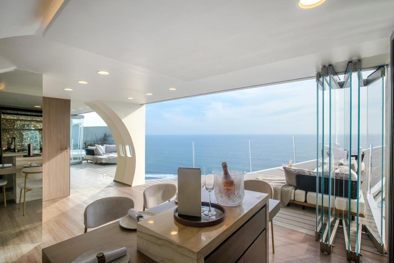 Private Jet Villa wow factor hot tub pool plane villa Bali