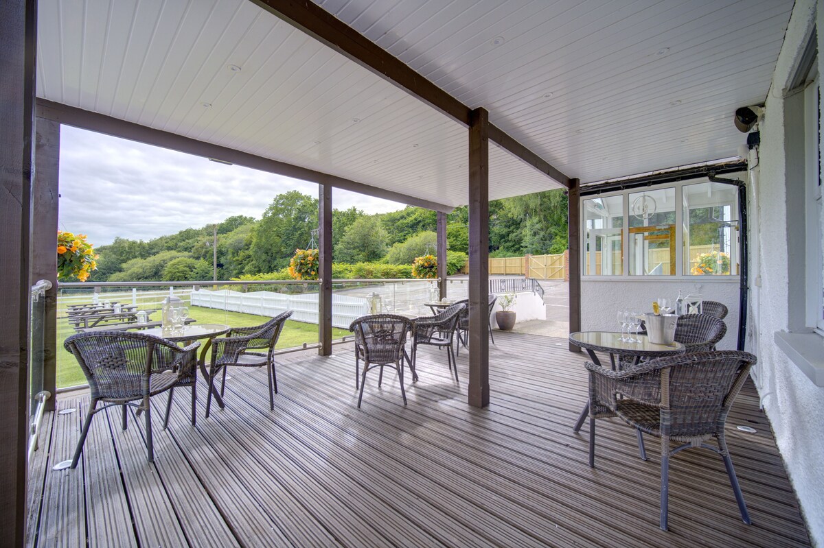 The Ynys Arms | private pub for large group stays in rural Swansea