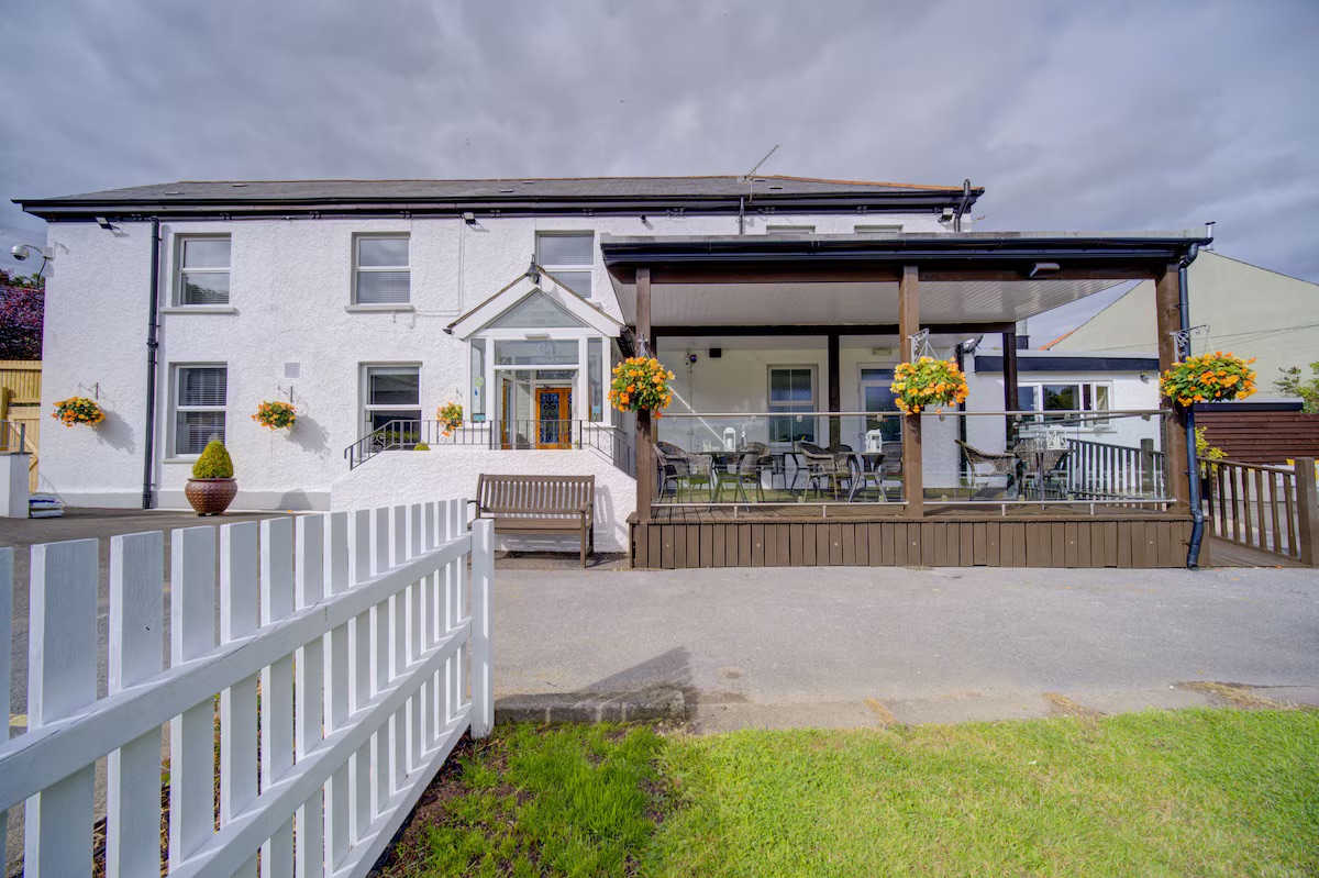 The Ynys Arms | private pub for large group stays in rural Swansea
