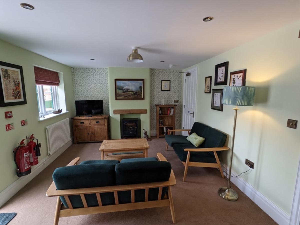 Railway Hotel Fordingbridge themed carriage rooms | Hampshire