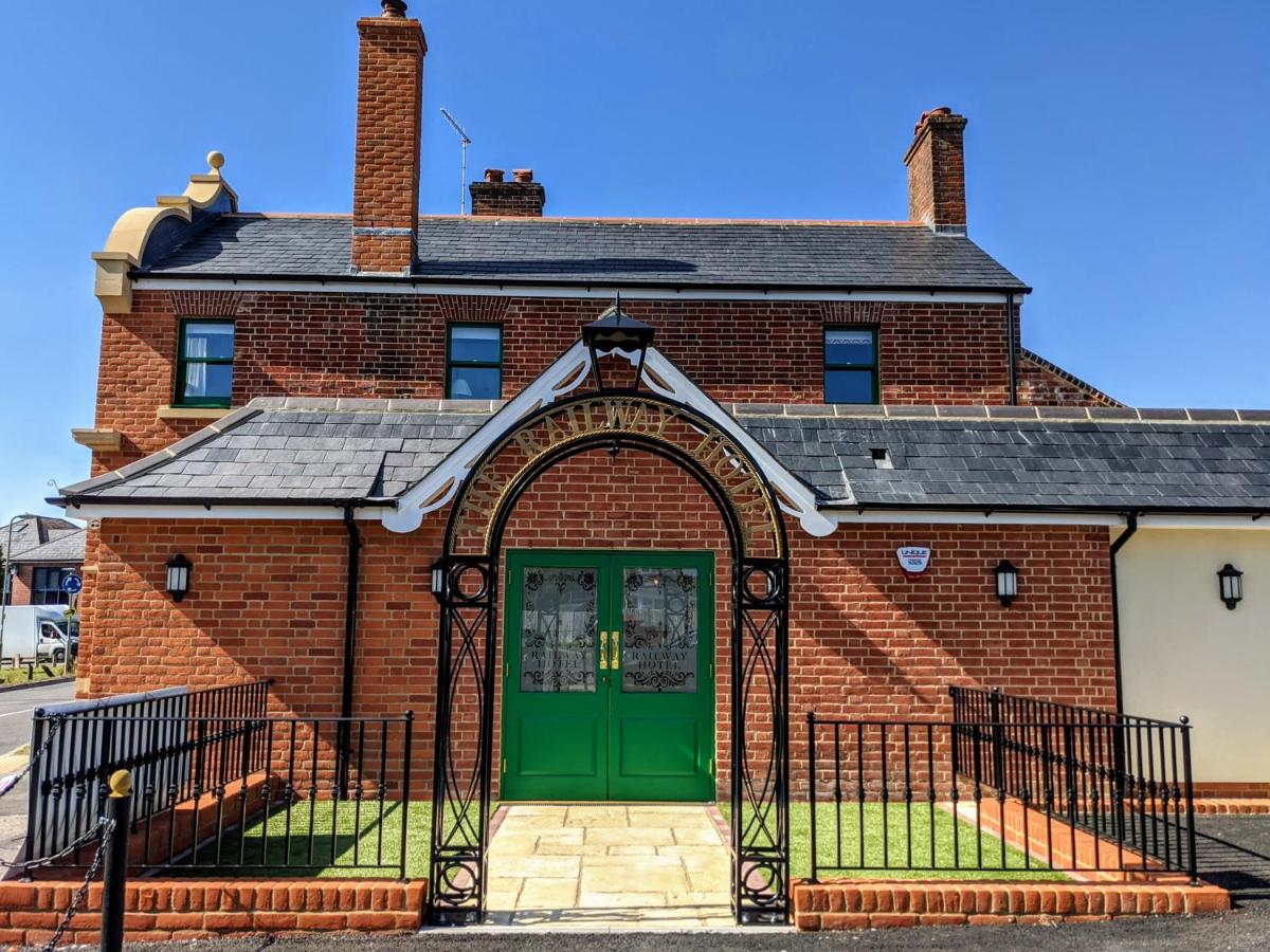 Railway Hotel Fordingbridge themed carriage rooms | Hampshire