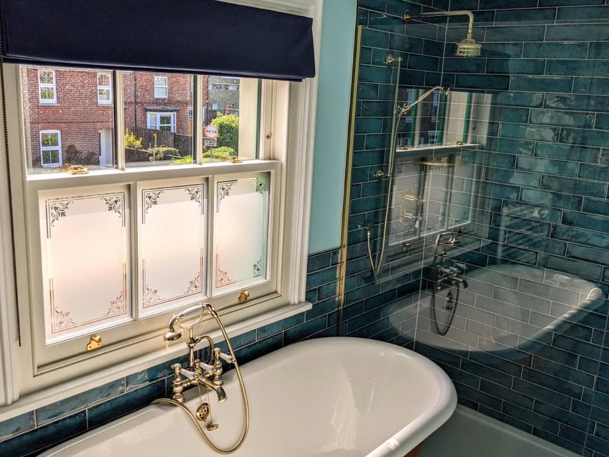 Railway Hotel Fordingbridge themed carriage rooms | Hampshire