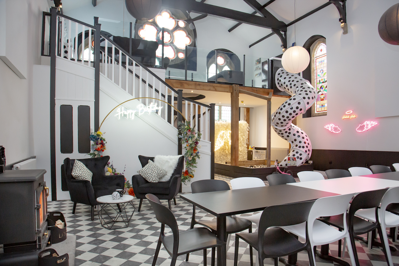 Halula Halo large group stay with hot tub swimming pool Somerset