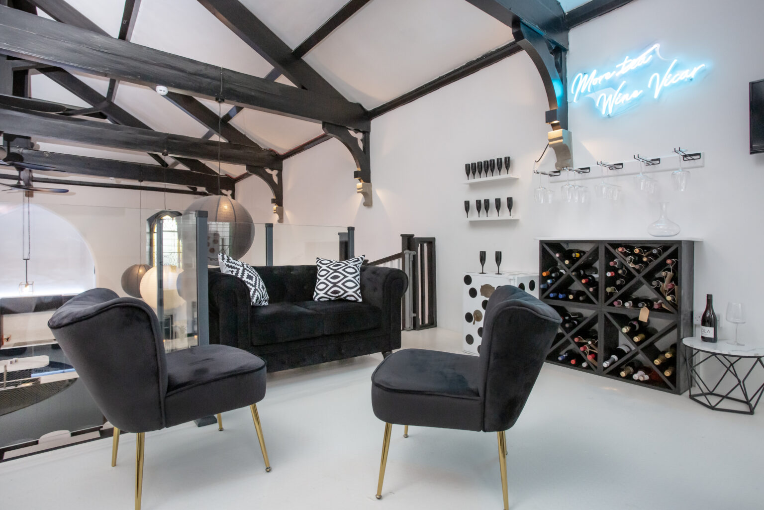 Halula Halo large group stay with hot tub swimming pool Somerset