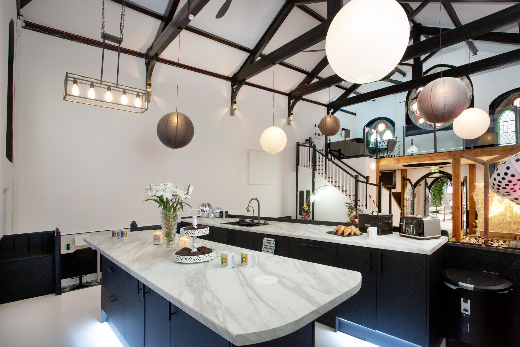 Halula Halo large group stay with hot tub swimming pool Somerset