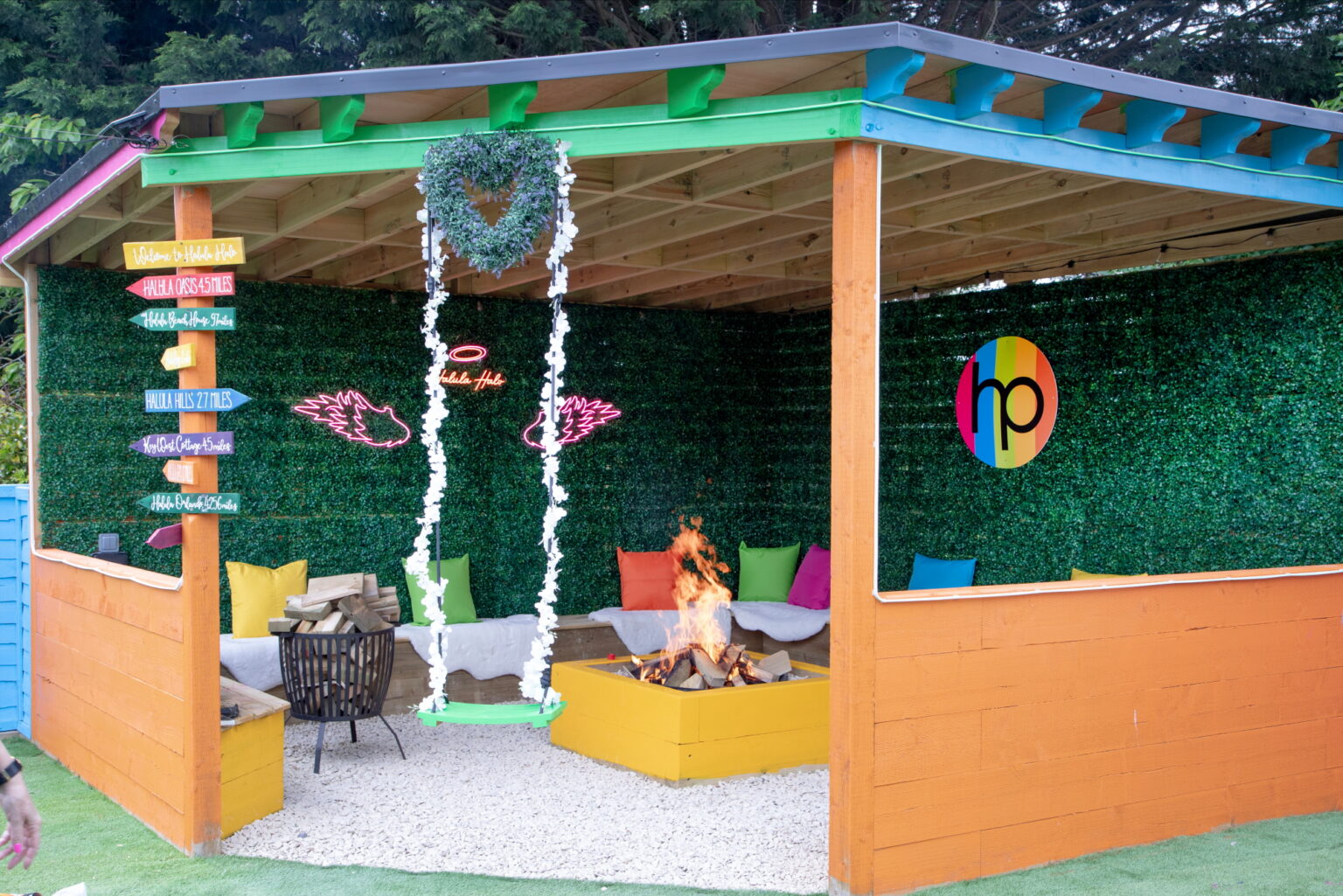 Halula Halo large group stay with hot tub swimming pool Somerset