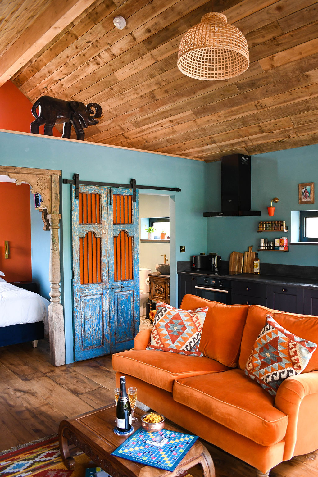 Perry Pond Cabin | romantic waterside rural cabin in Exeter, Devon