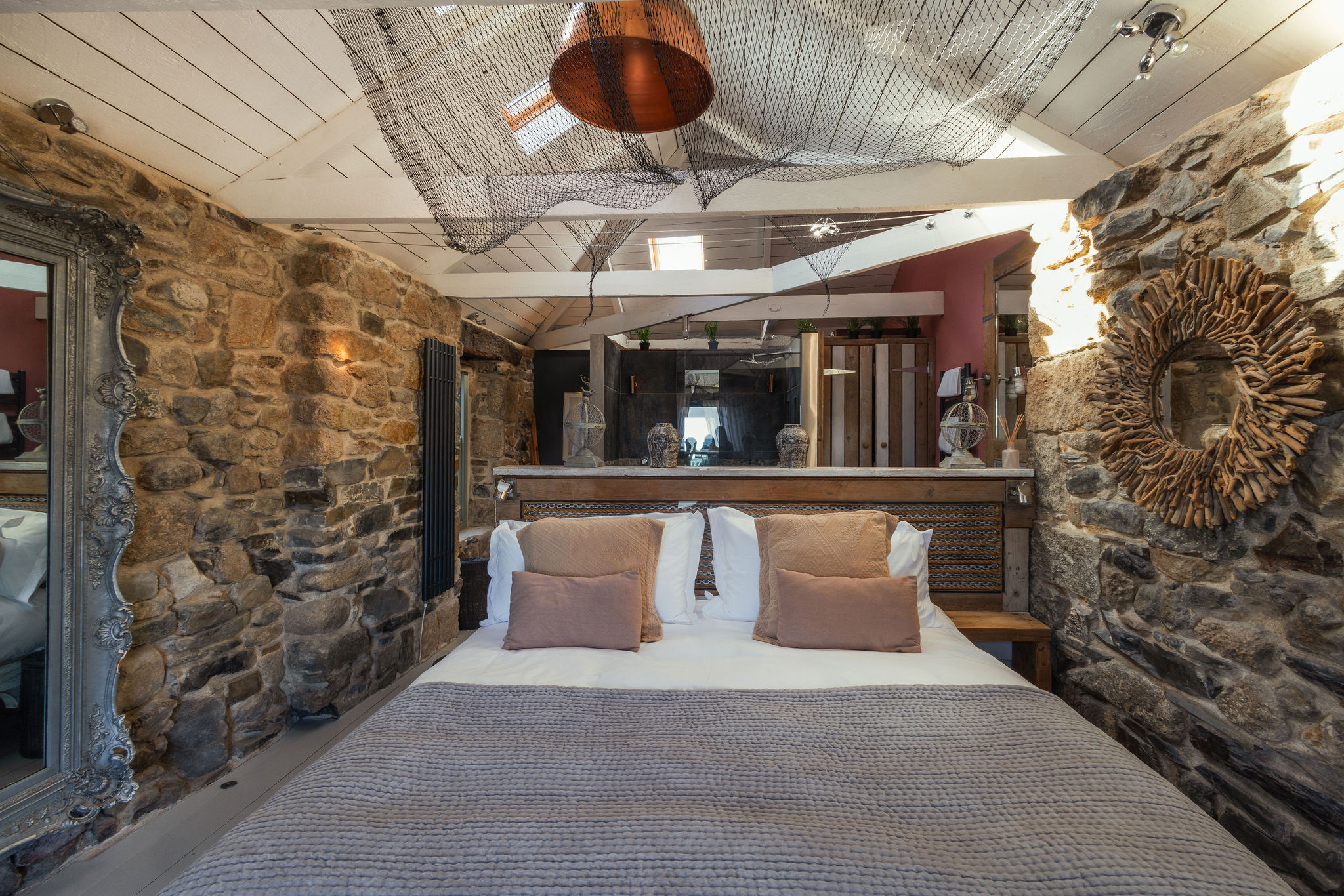 Harbour Moon | romantic coastal Cornish bolthole | Mousehole
