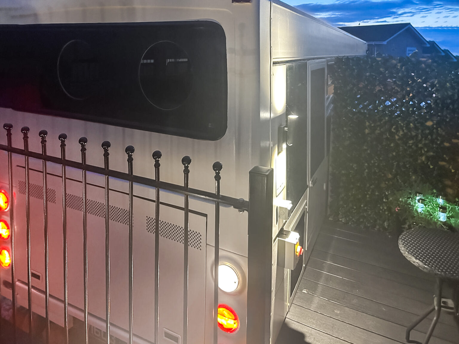 Phoenix Star Bus | pet-friendly bus stay with hot tub in South Devon