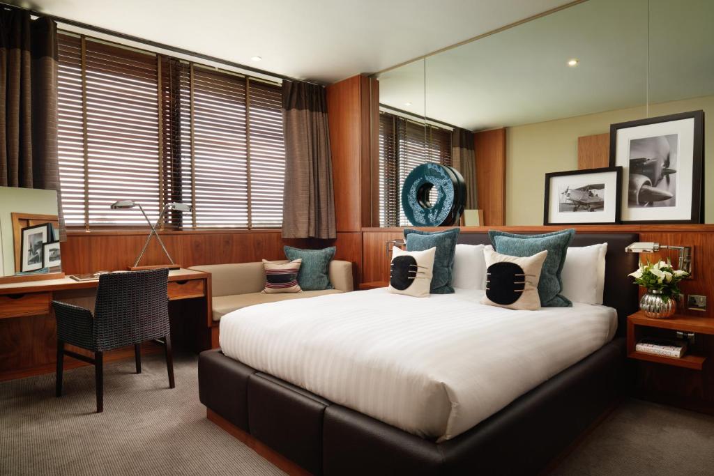 Aviator aviation-themed hotel in Hampshire