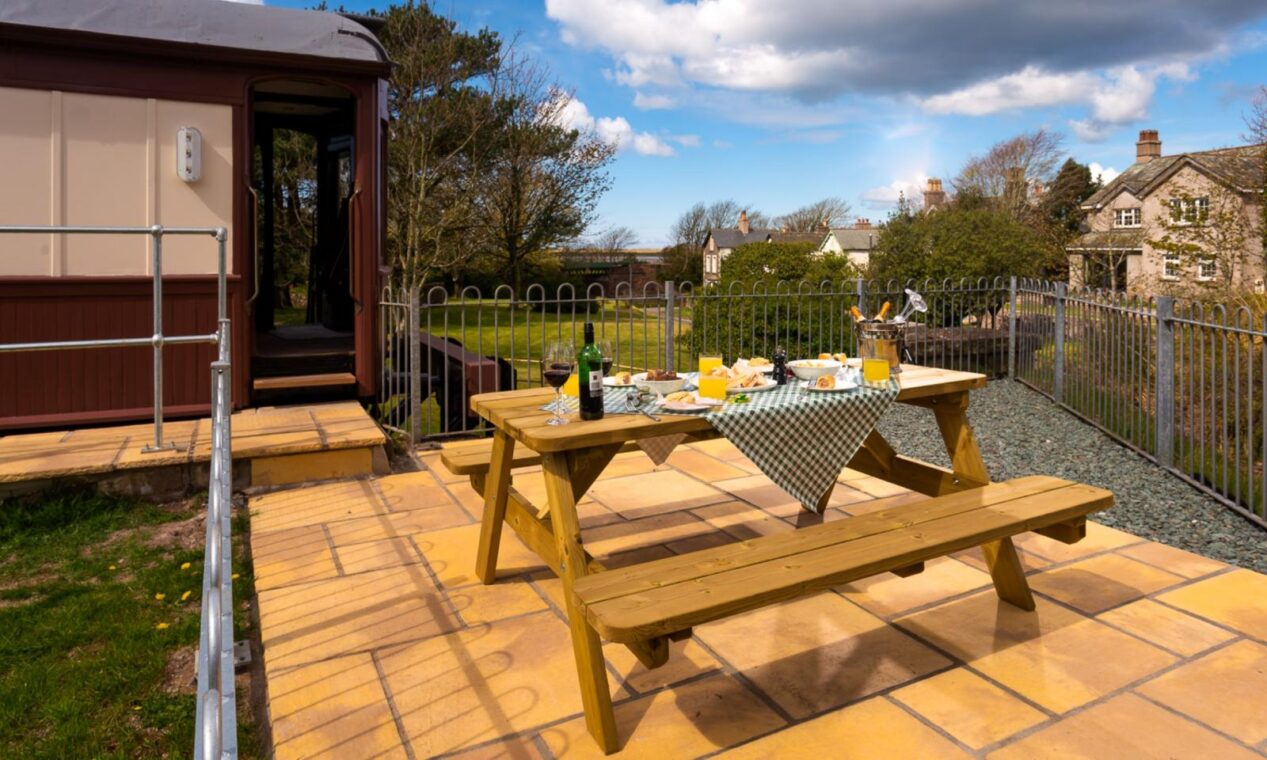 Ravenglass Pullman | Host Unusual
