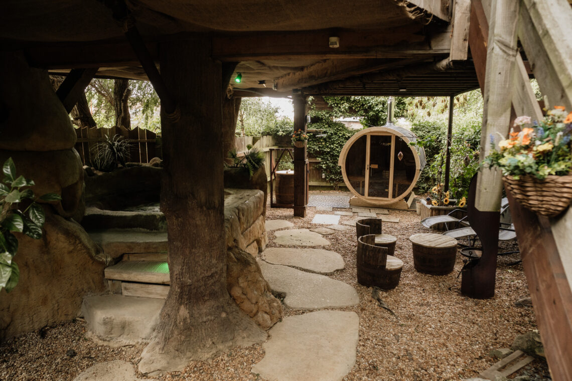 Treehouse Hideaway Spa hot tub romantic stay nr Whitstable Kent