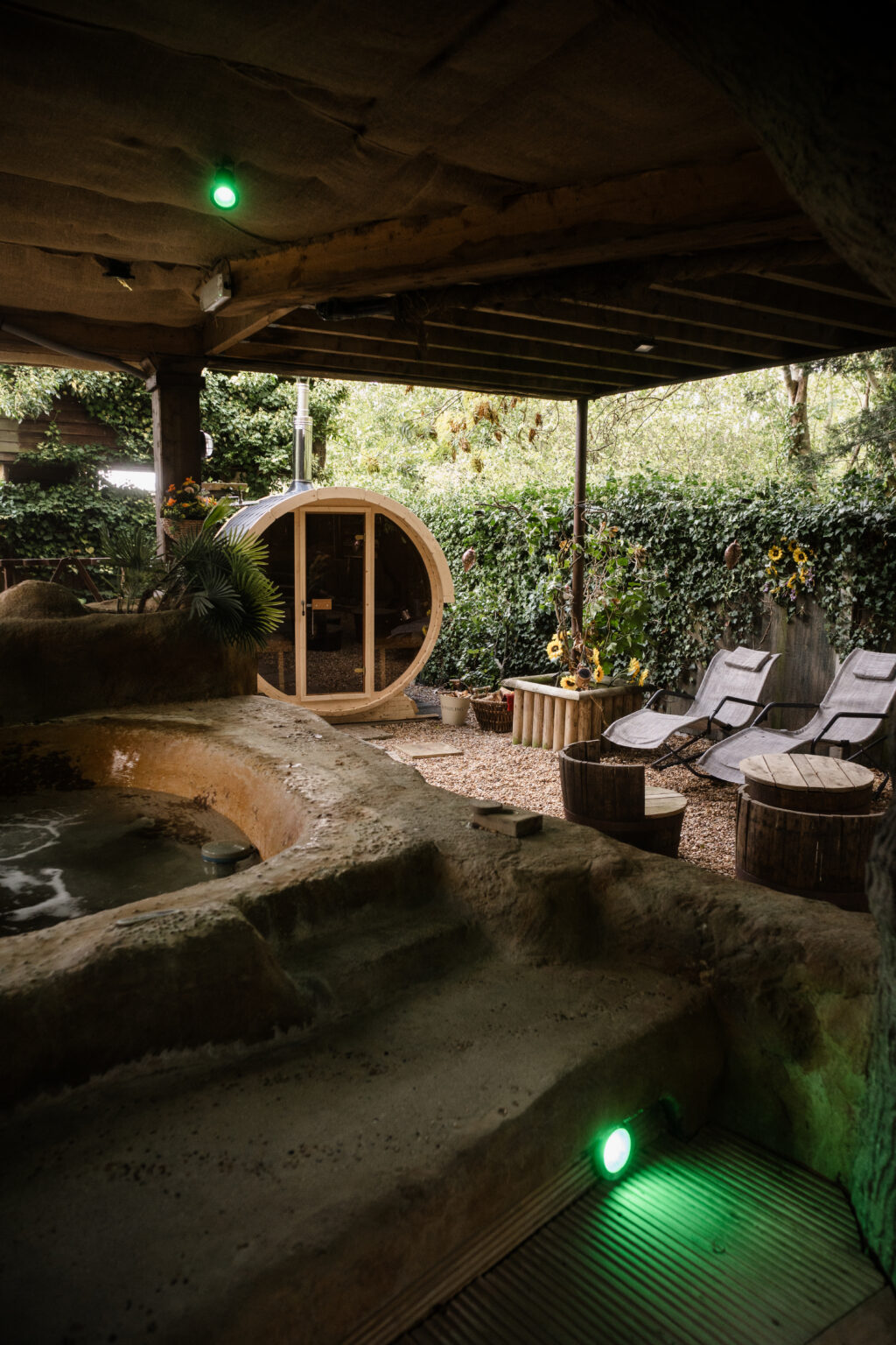 Treehouse Hideaway Spa hot tub romantic stay nr Whitstable Kent